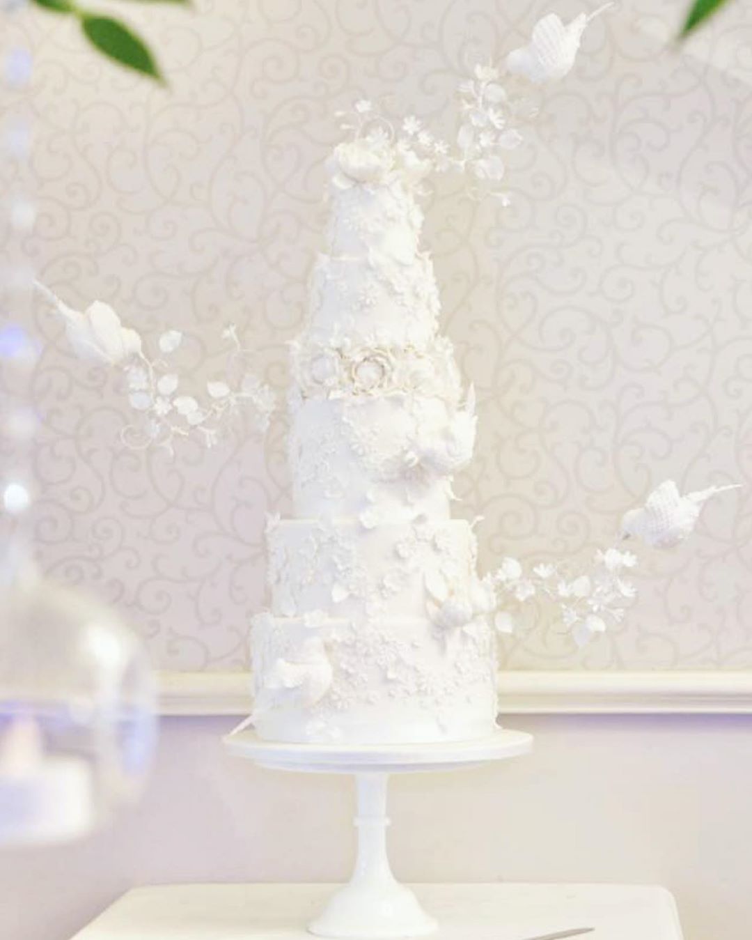 Bird wedding cake | Beachweddingtips.com