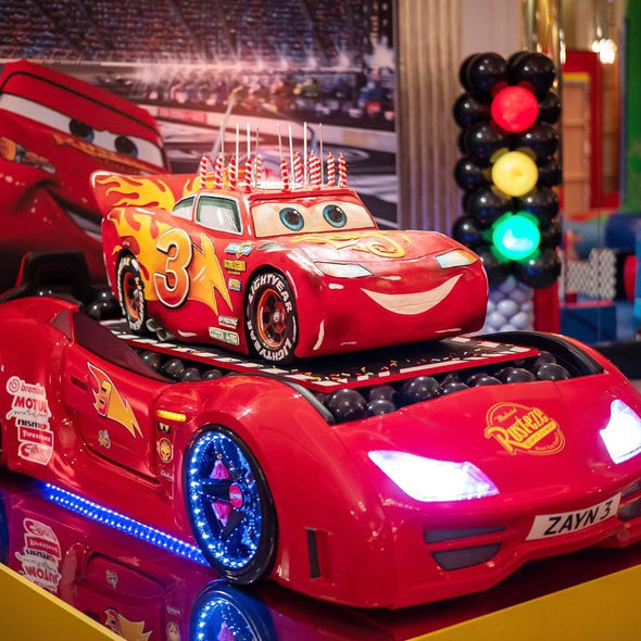 Sculpted Cakes – Tuck Box Cakes