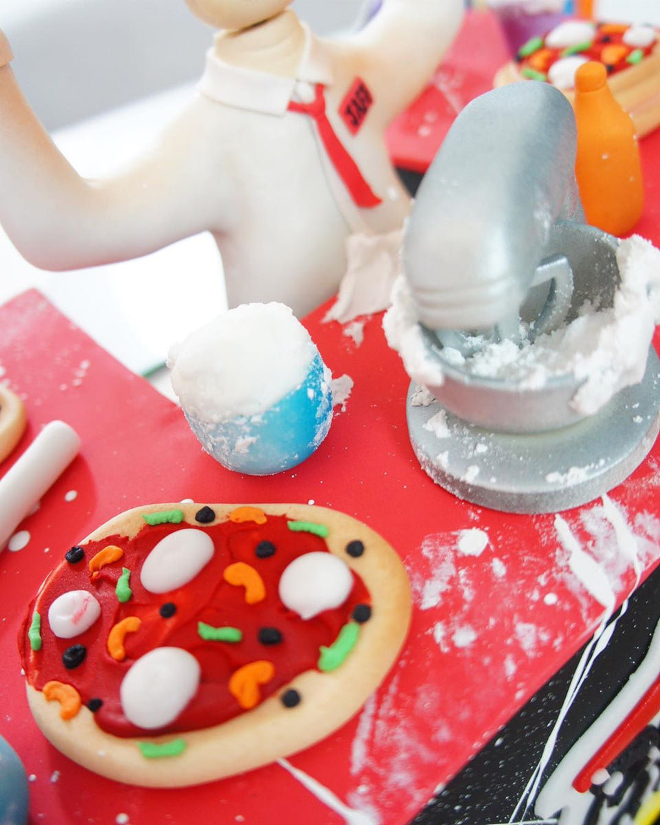 Pizza Hut Party – Tuck Box Cakes