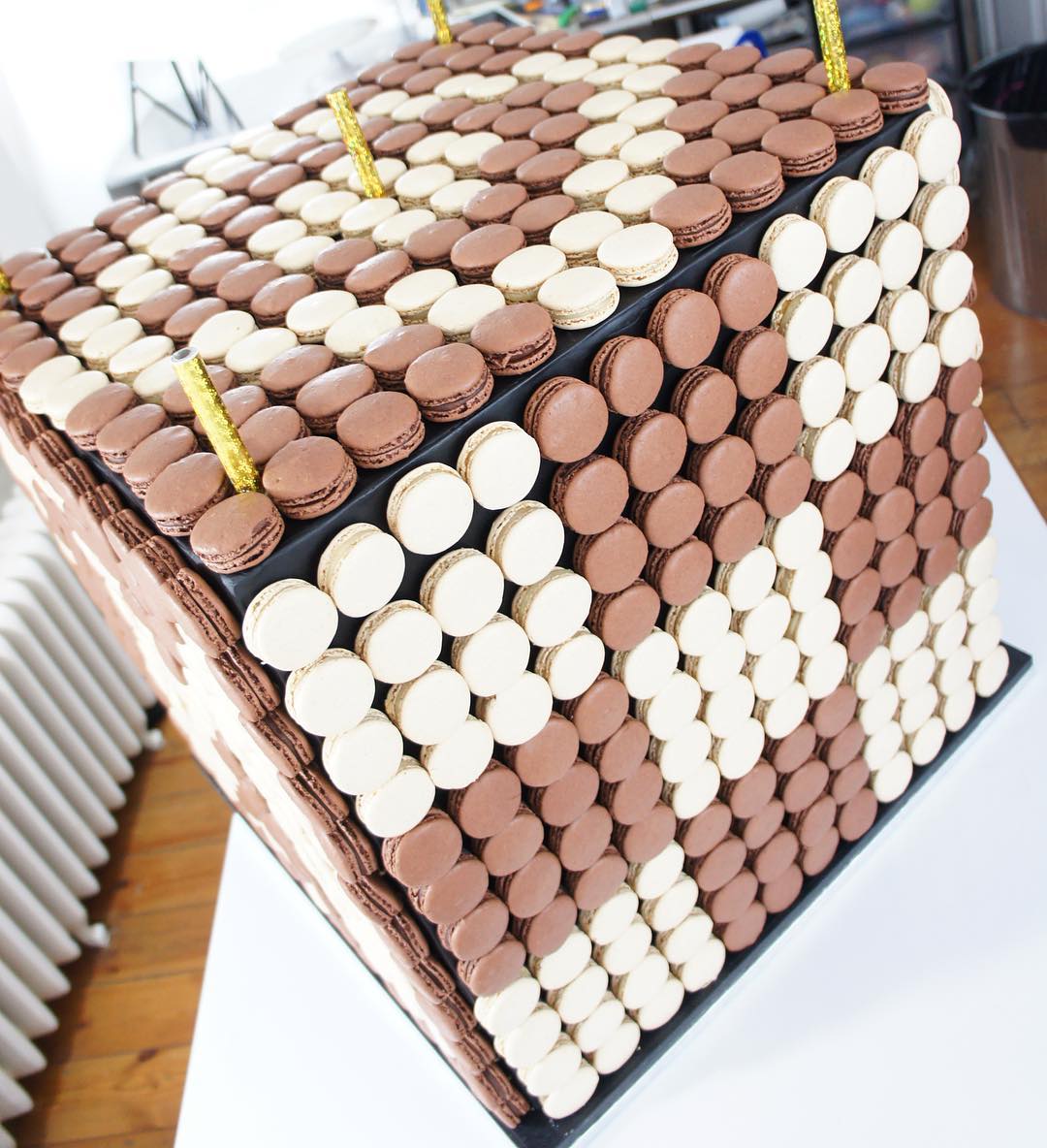 Macaron Sculpture – Tuck Box Cakes